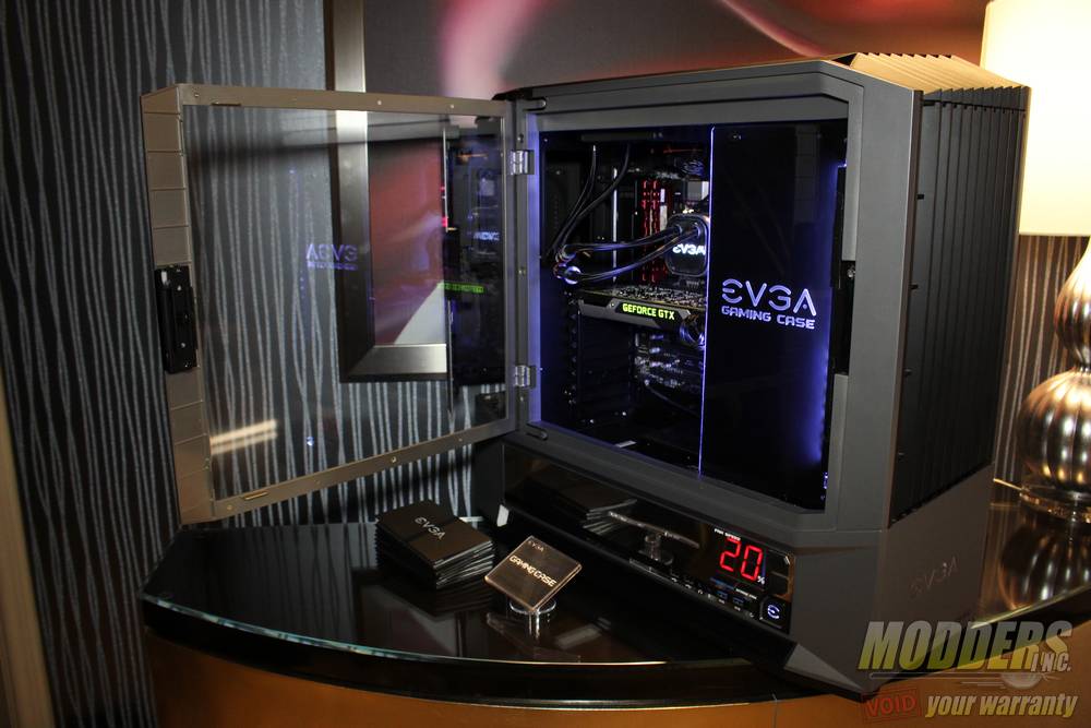 EVGA @ CES 2016: Gaming Case, Quick-disconnect Expandable AIO, High-End ...