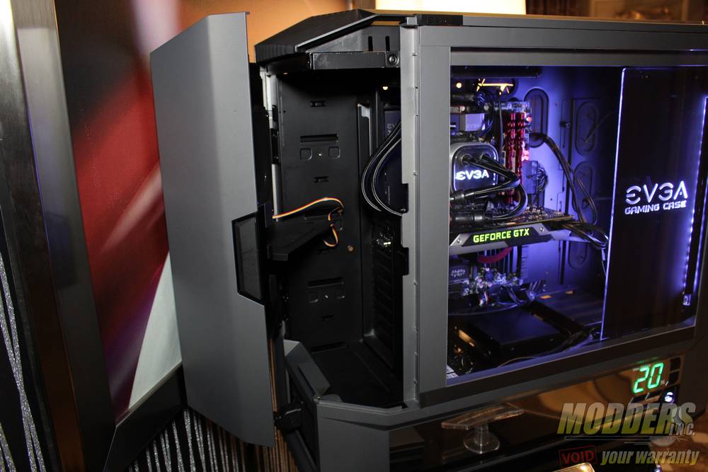EVGA @ CES 2016: Gaming Case, Quick-disconnect Expandable AIO, High-End ...