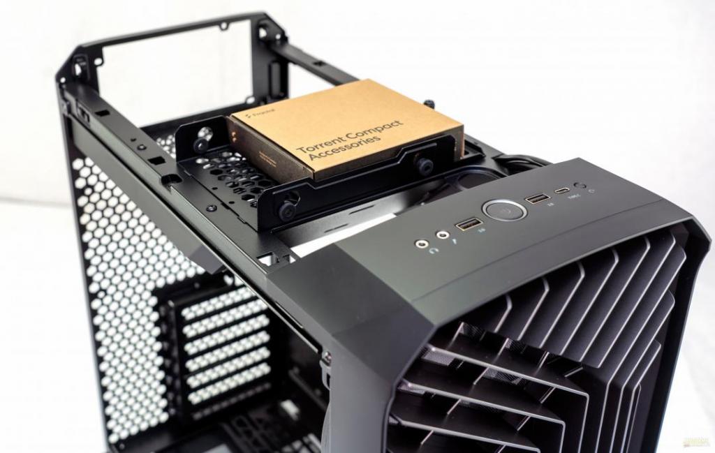 クにより Fractal Design Torrent Compact Black Solid ミドルタワー型PCケース FD-C-TOR1C ...